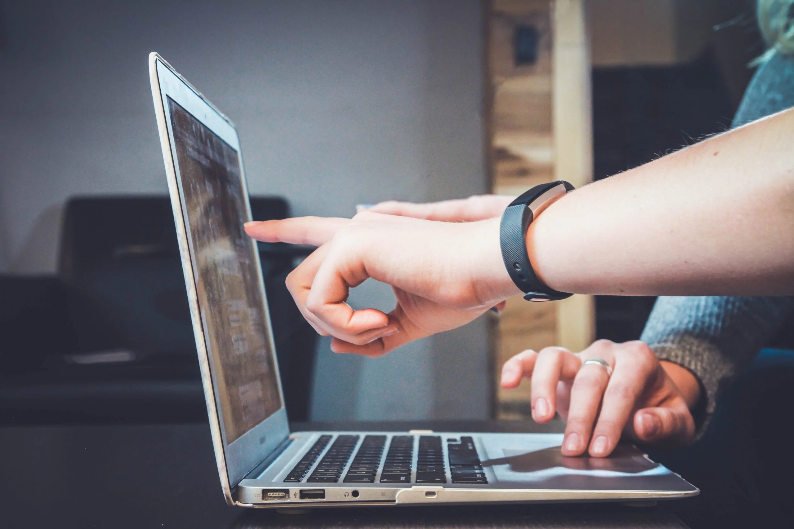 A Guide to Choosing the Best Online Price Monitoring Tool ...
